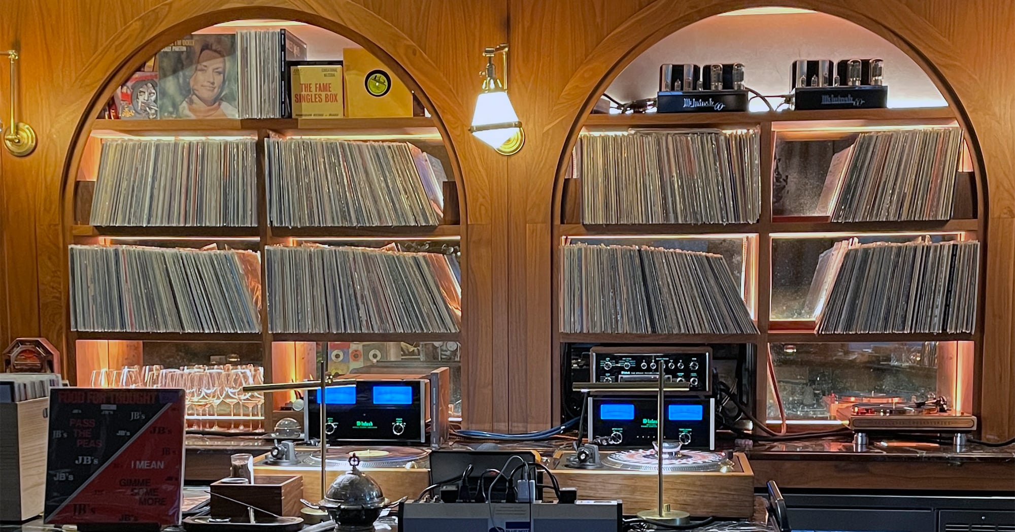 McIntosh - Immerse Yourself in Hi-Fi Bliss: Top Bars for Music Enthusiasts