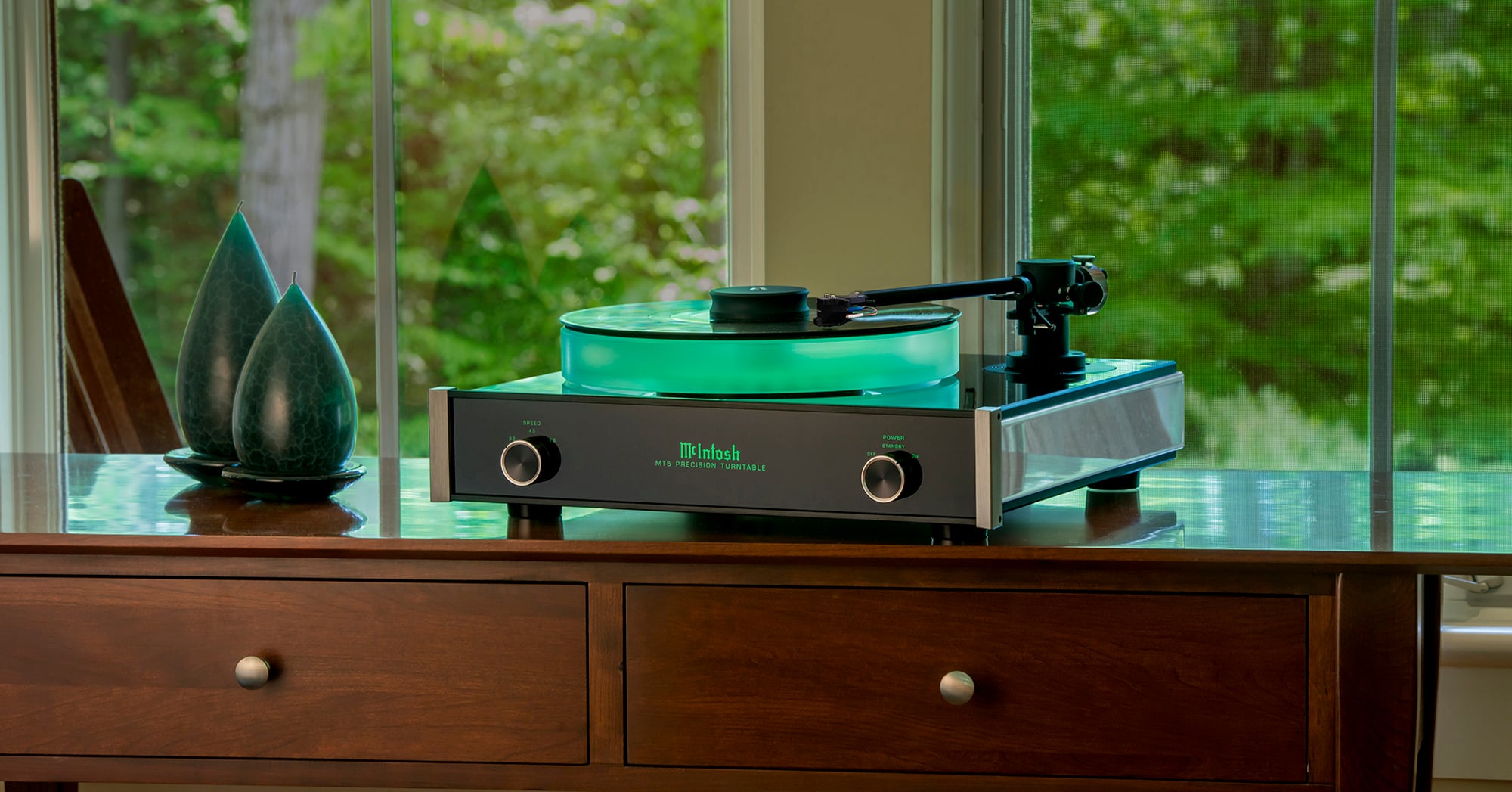 McIntosh MT5 Precision Turntable