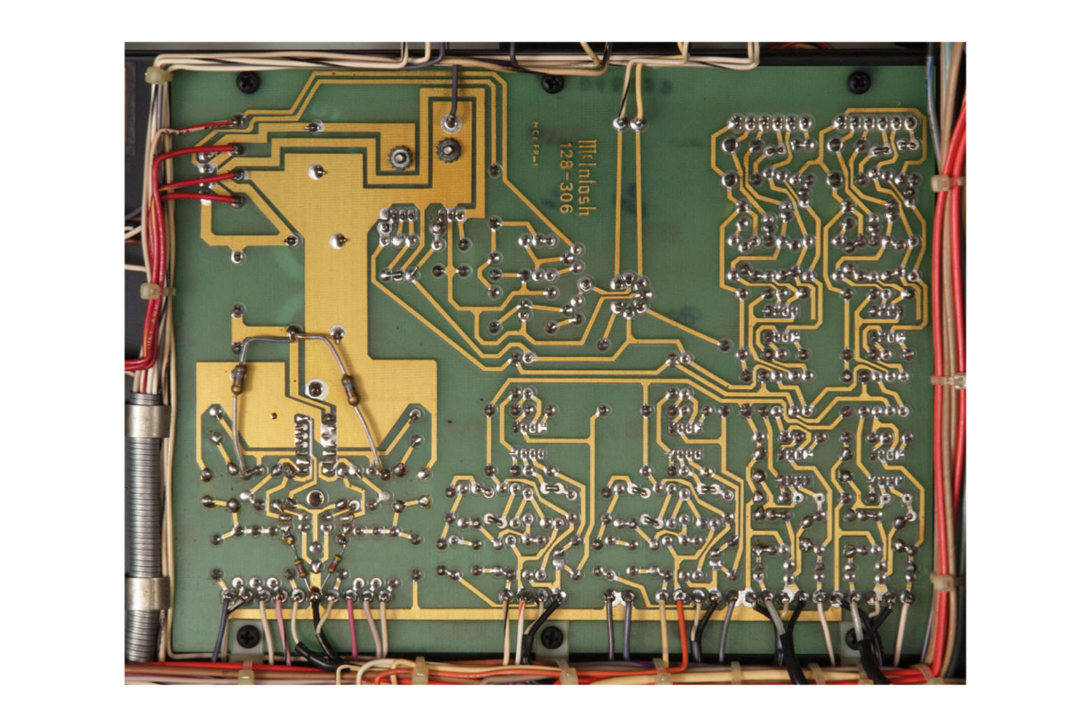 McIntosh C29 2-Channel Solid State Preamplifier