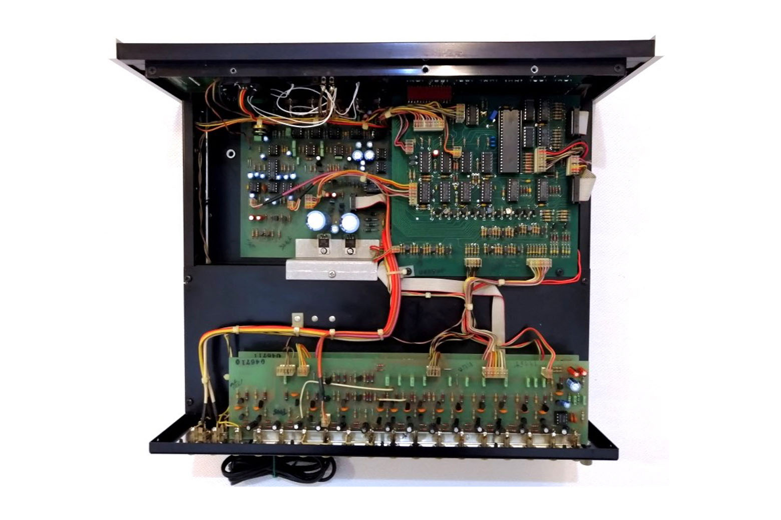 McIntosh C31V 2-Channel Solid State Audio/Video Control Center