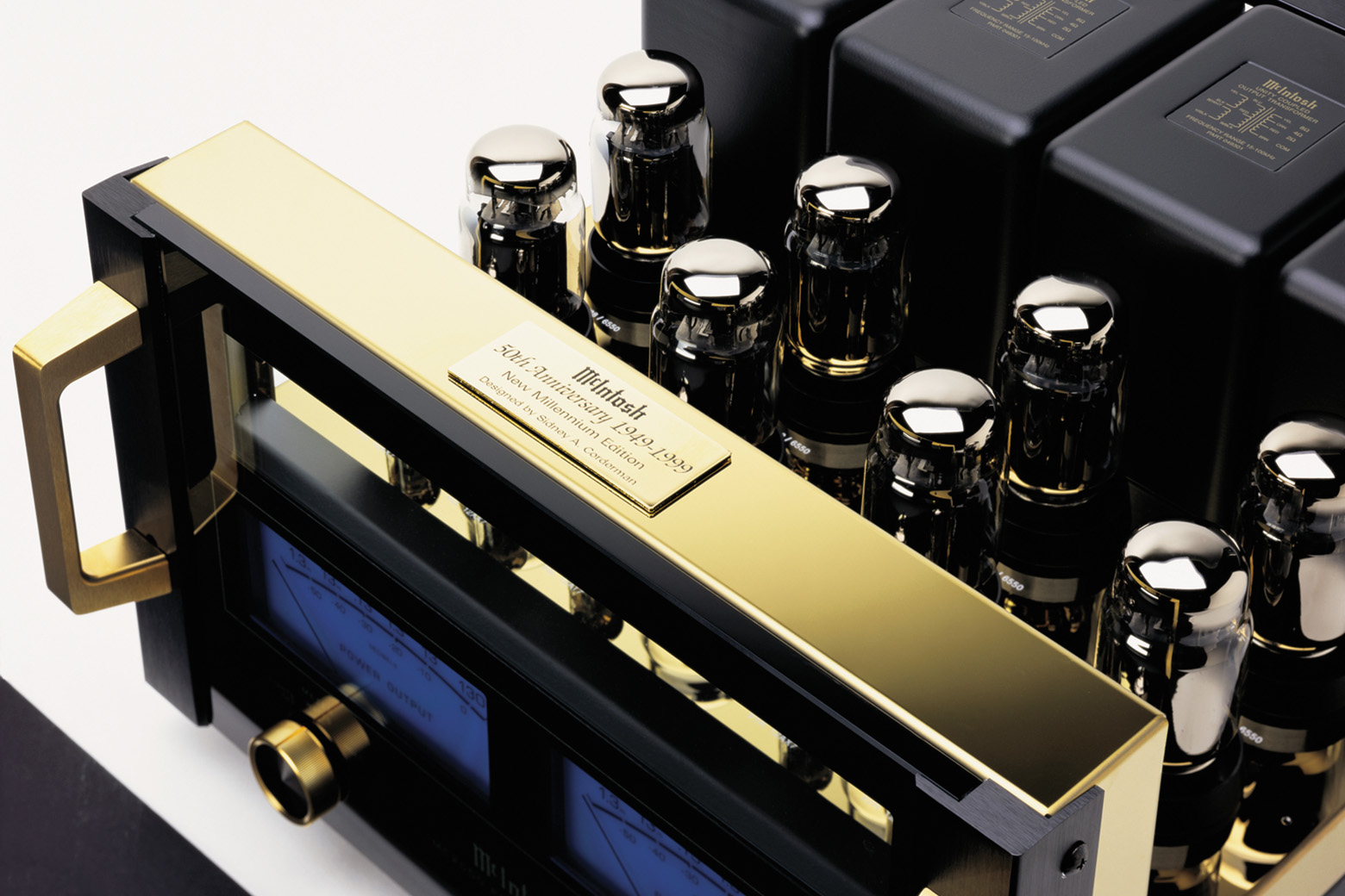 McIntosh MC2000 Amplifier