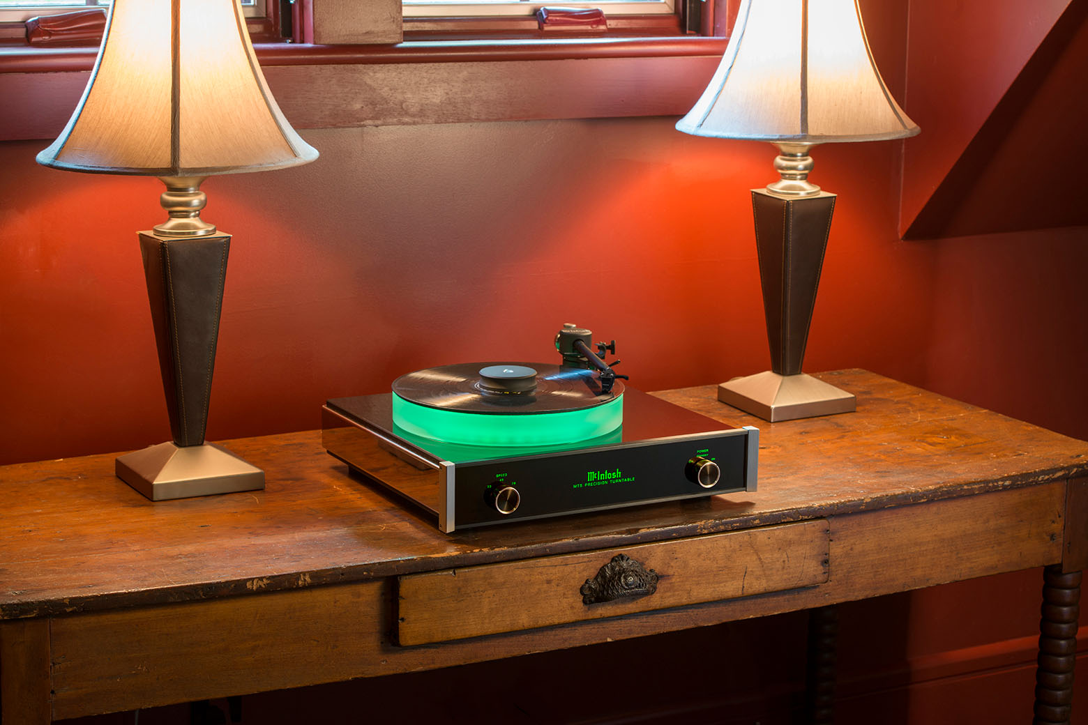 McIntosh MT5 Precision Turntable